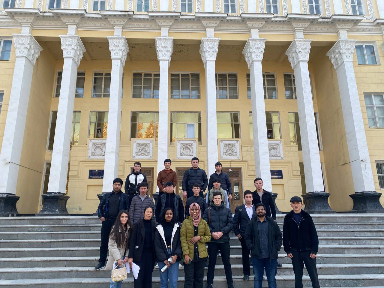 Alisher Navoiy nomidagi Davlat adabiyot muzeyiga tashrif